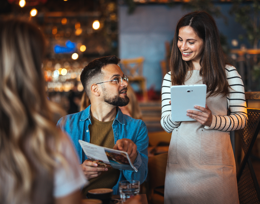 Is technology replacing hospitality in restaurants? A 40-year ...